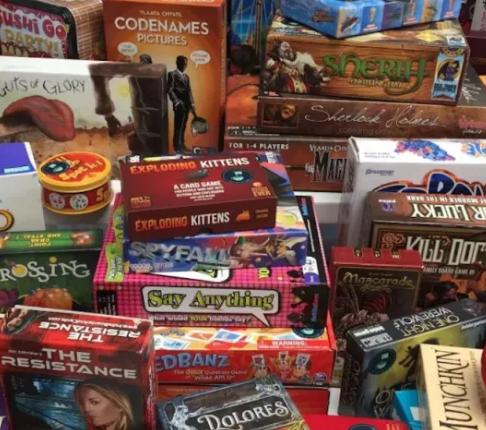 Coliseum Trading Cards & Collectibles